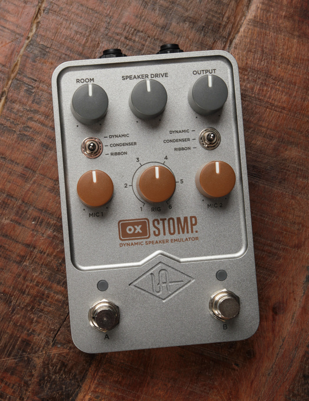 Universal Audio OX Stomp Dynamic Speaker Emulator | The Music Emporium